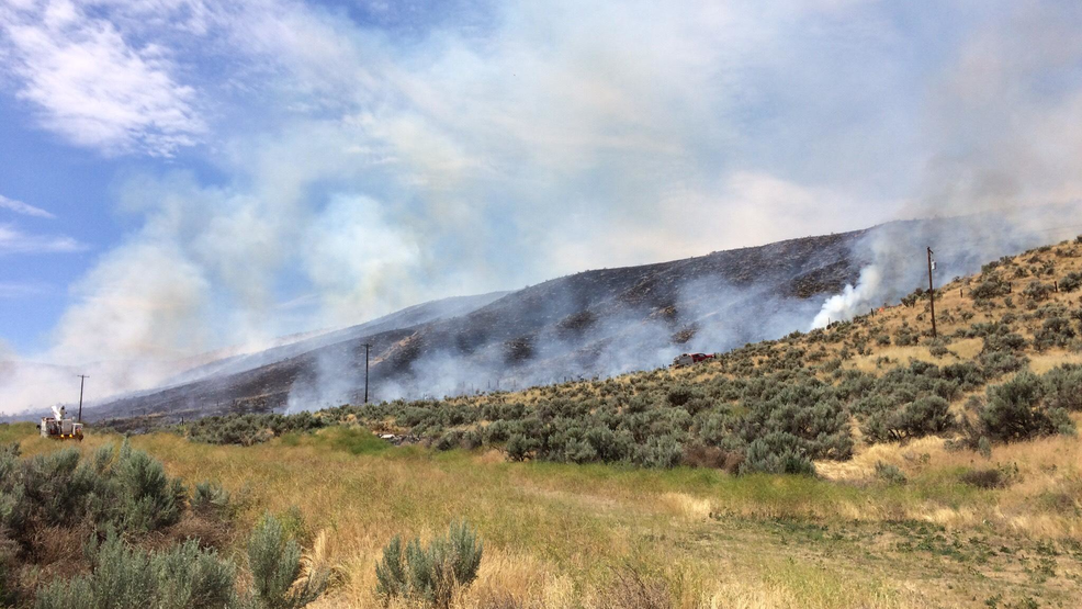 Firefighters, DNR work to extinguish Selah wild fire | KIMA