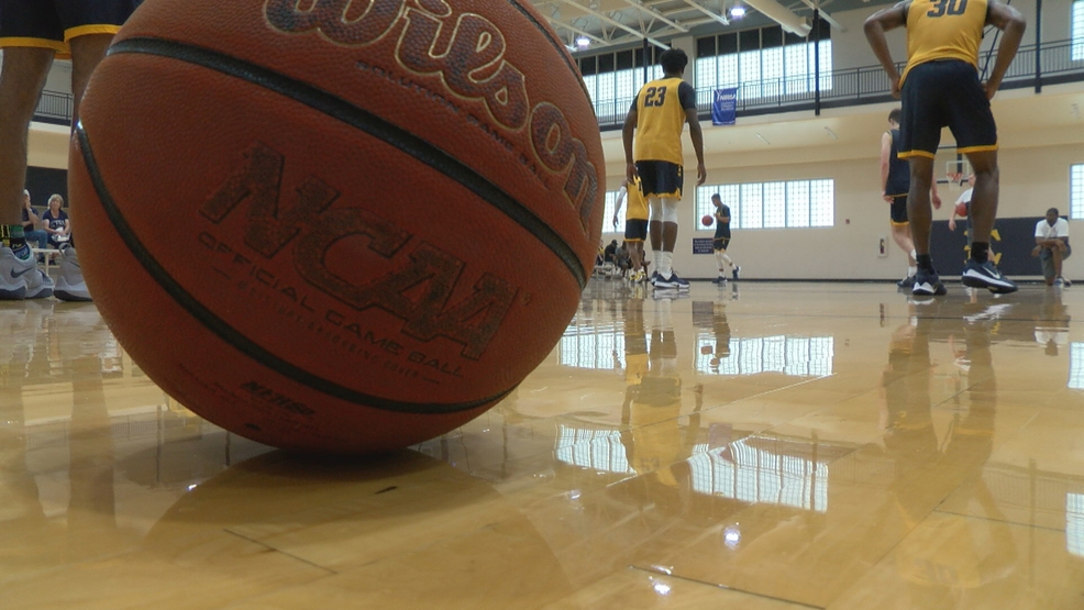 ETSU Basketball holds an open practice | WCYB